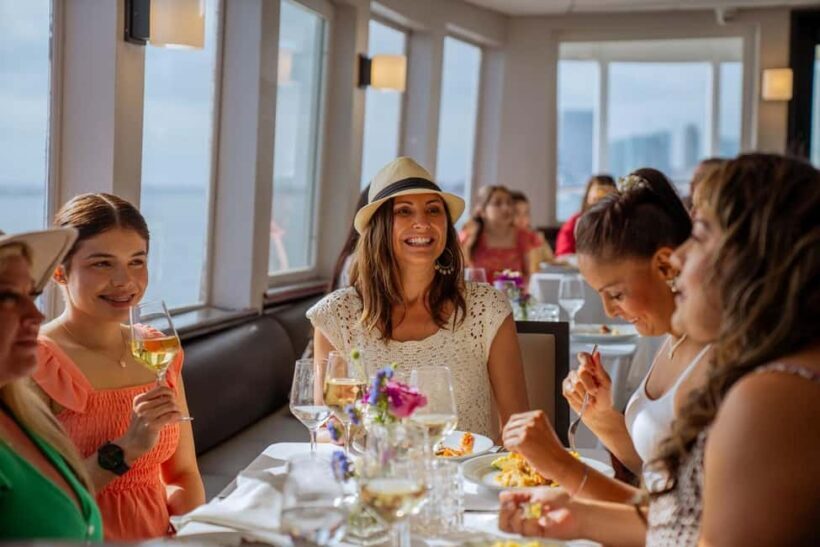 Newport Beach: Champagne and Brunch Buffet City Cruise - An Overview of the Experience
