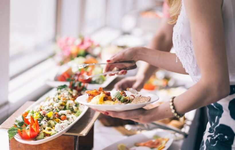 Newport Beach: Champagne and Brunch Buffet City Cruise - Dining and Drinks