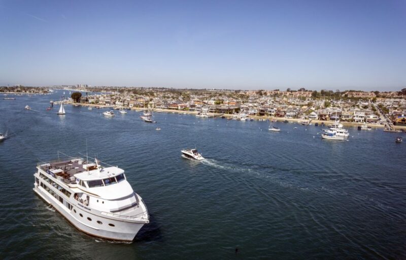 Newport Beach: Champagne and Brunch Buffet City Cruise - Food and Drink: A Feast for the Eyes and Palate
