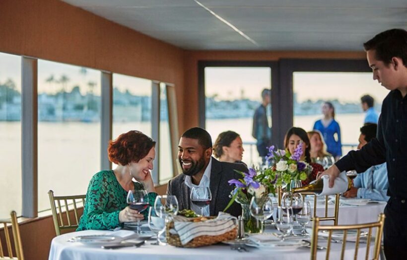 Newport Beach: City Cruises Weekend Dinner Cruise with DJ - The Entertainment: DJ and Atmosphere