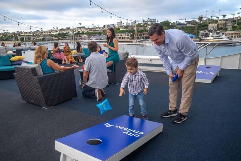 Newport Beach: City Cruises Weekend Dinner Cruise with DJ - Authentic Feedback from Guests