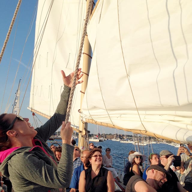 Newport: Day Sail on Narragansett Bay aboard Aquidneck - What Makes This Experience Valuable?