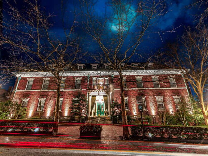 Newport Ghosts: Seaside Hauntings and Hags Tour - Newport Ghosts: Seaside Hauntings and Hags Tour — A Spooky Stroll Through History