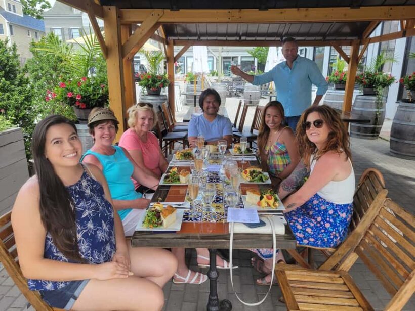 Newport: Highlights Tour with Local Cuisine, Unique History - Exploring Newport’s Historic Streets and Hidden Stories