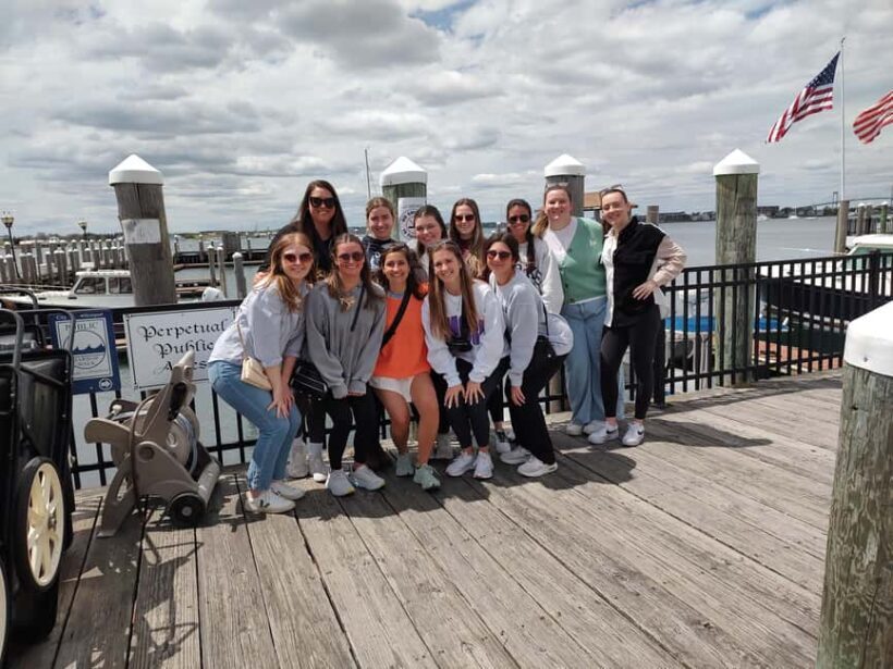 Newport: Highlights Tour with Local Cuisine, Unique History - Culinary Stops: A Flavorful Journey