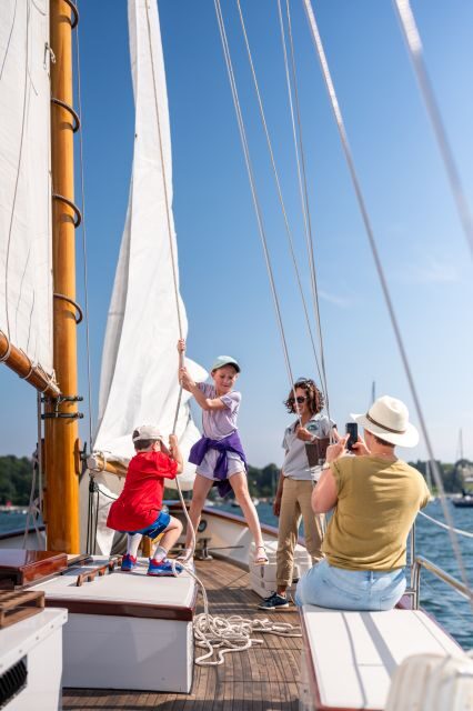 Newport: Schooner Sailing Tour - FAQ
