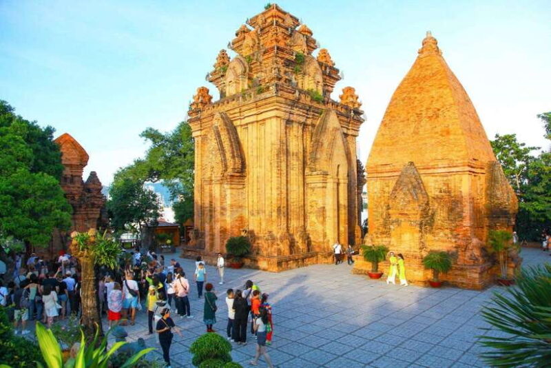 Nha Trang: City Tour with Mud Bath Experience - Scenic Break at Chong Promontory Rocks