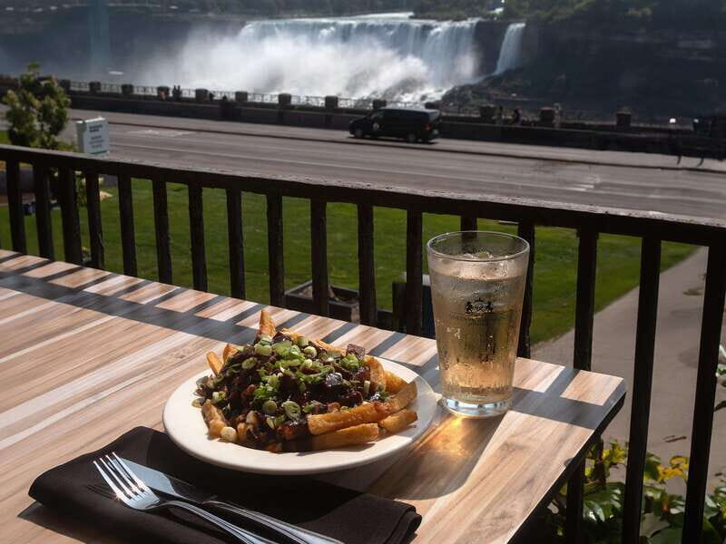 Niagara Falls, All Canadian Food Small Group Walking Tour - Why This Tour Works