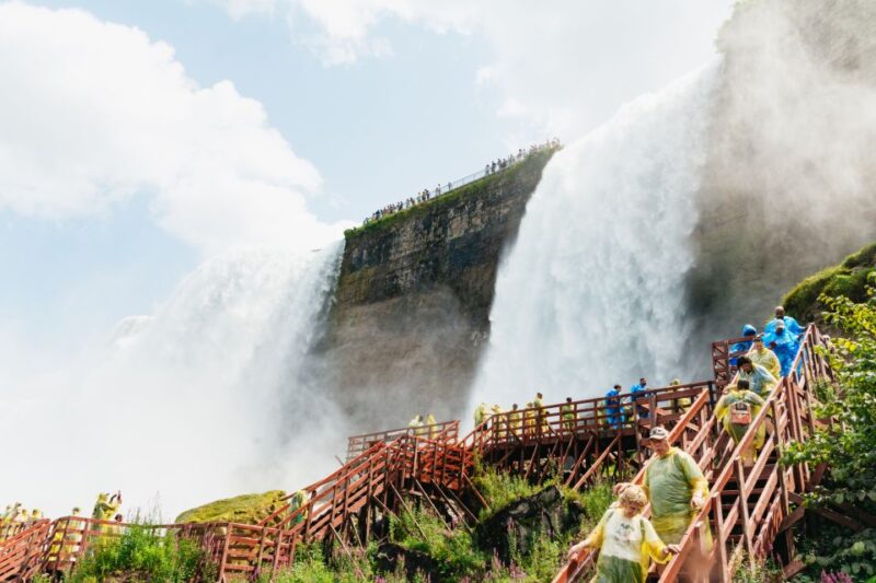 Niagara Falls: Cave of the Winds, Boat Ride, & Trolley Tour - The Experience and Guides: What Makes a Difference