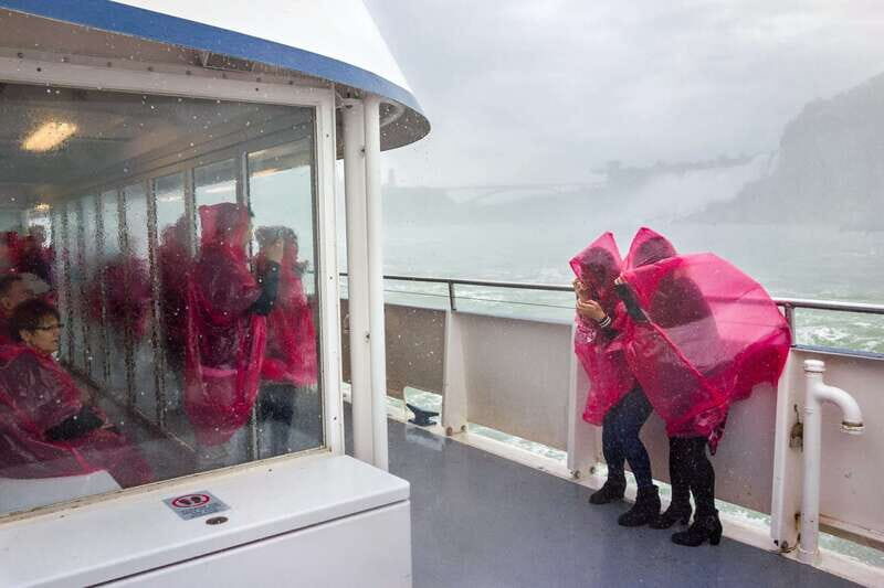 Niagara Falls: Guided Falls Tour with Dinner and Fireworks - Practical Details