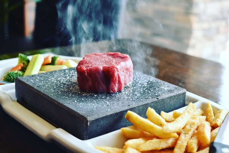 Niagara Falls: Guided Falls Tour with Dinner and Fireworks - Practical Considerations and Tips