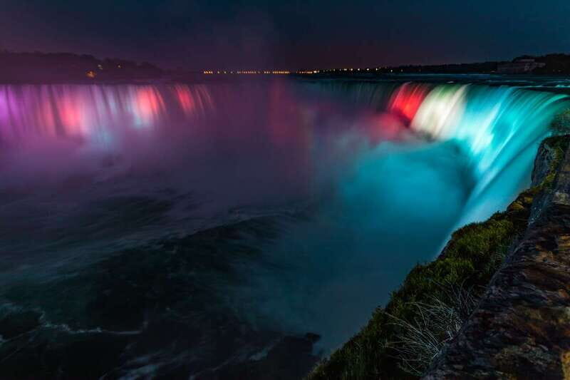Niagara Falls: Night Tour with Fireworks Boat Ride & Dinner - Key Points