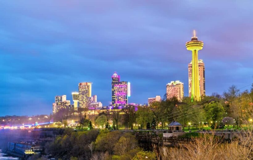 Niagara Falls: Night Tour with Fireworks Boat Ride & Dinner - FAQ