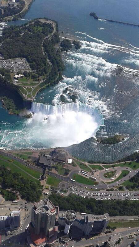 Niagara Falls, Ontario: Day tour starting in Toronto - Scenic Drive and Picture Stops Along the Niagara Parkway