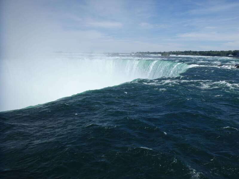 Niagara Falls, Ontario: Day tour starting in Toronto - Guided Commentary and the Region’s Stories