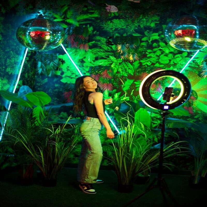 Niagara Falls: Ripley's Selfie Studios - FAQs