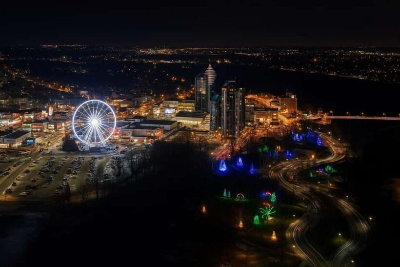 Niagara Falls: Skylon Tower, Fireworks & Walking Tour Canada - Who Should Consider This Tour?