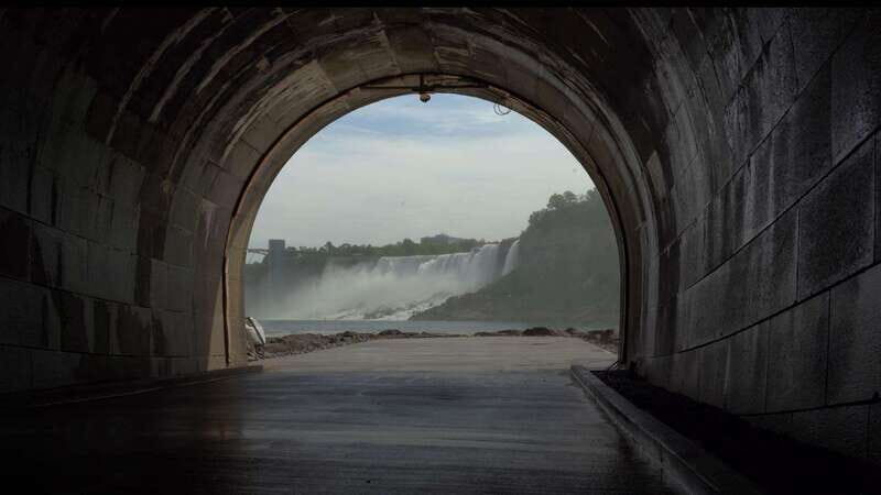 Niagara Falls: Small Group Tour with Wine Tasting and Cruise - Key Points