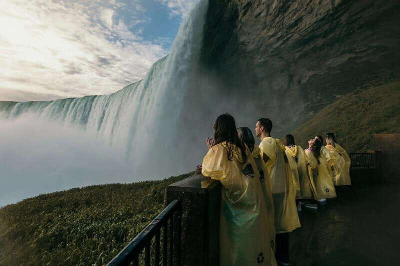 Niagara Falls: Small Group Tour with Wine Tasting and Cruise - Detailed Review of the Experience