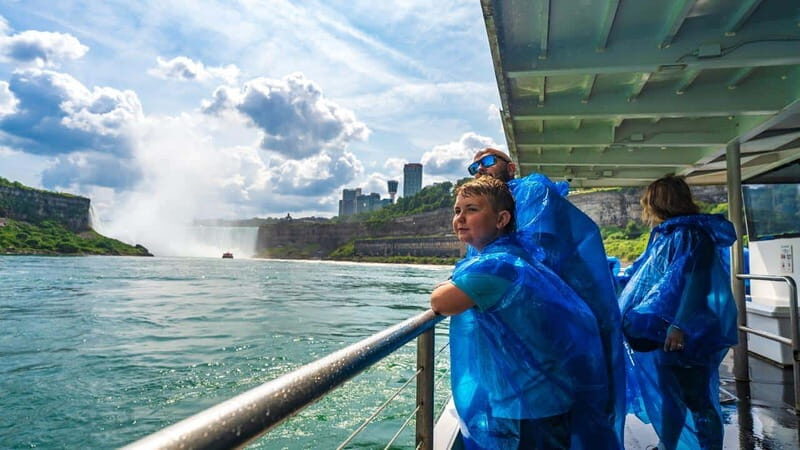 Niagara Falls: USA/Canada Tour with Boat Cruise and Lunch - A Deep Dive into the Experience