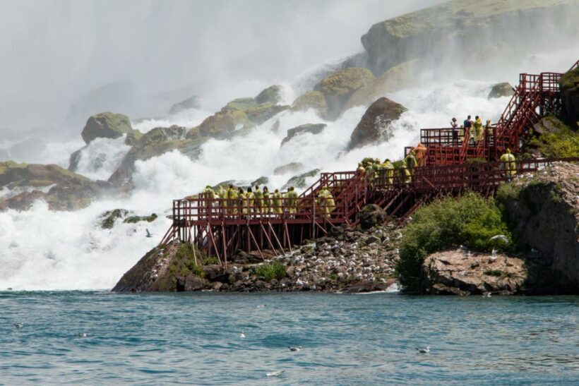 Niagara Falls USA: Day/Night Tour with Light Show & Boat - What Sets This Tour Apart