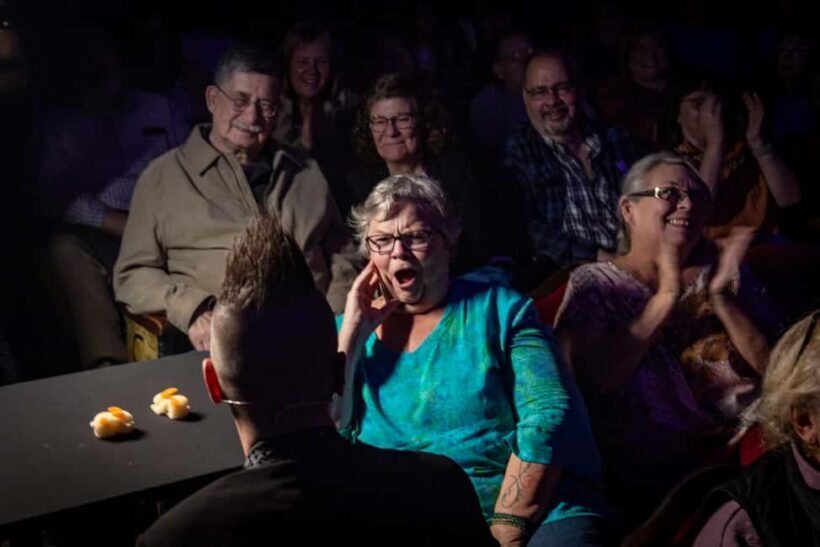 Niagara Falls, USA: Magic Theatre - Illusionist Leon Etienne - Final Word