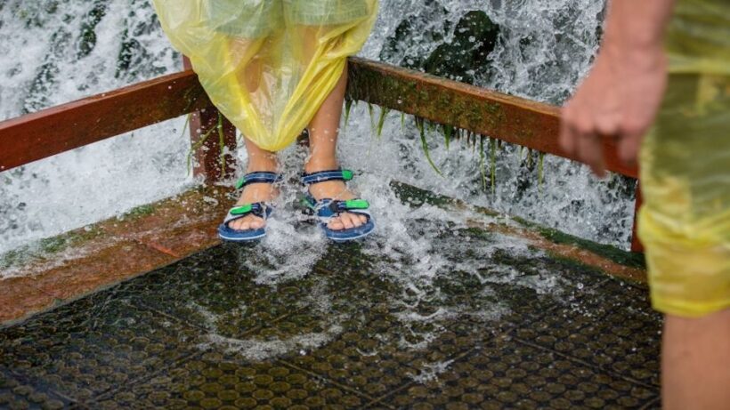 Niagara Falls Walking Tour with Maid of the Mist & Cave - Practicalities: Pricing, Duration, and Accessibility