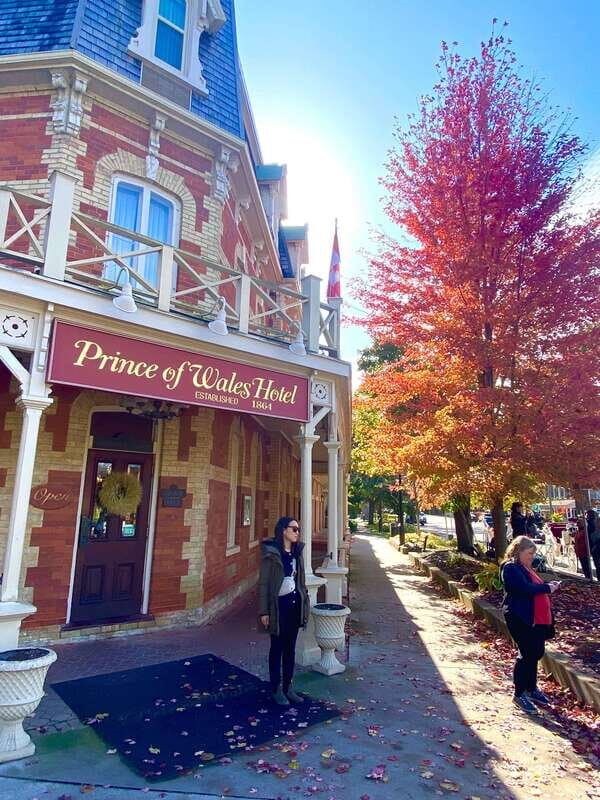 Niagara-on-the-Lake: Guided Walking Tour - Exploring Niagara-on-the-Lake: A Walk Through Charm and History