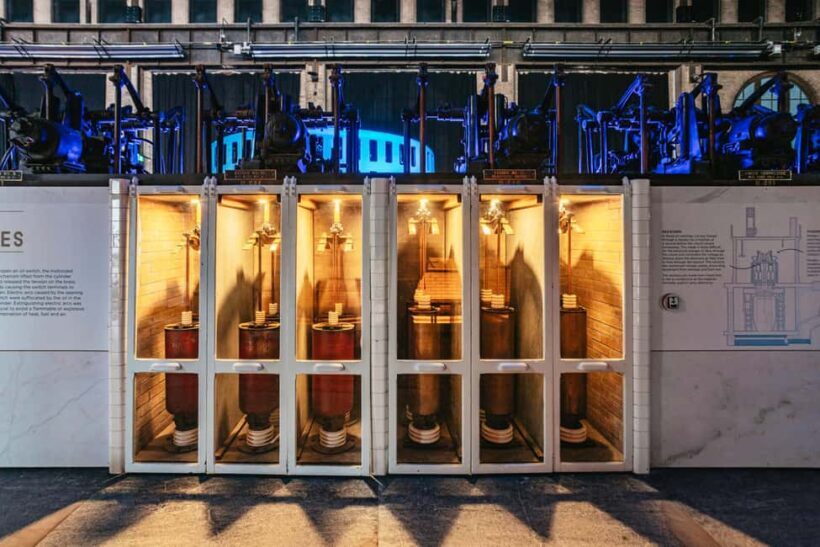 Niagara Parks: Power Pass + Falls Incline Railway - Nighttime Magic: The Falls Light Show and Multimedia Experience