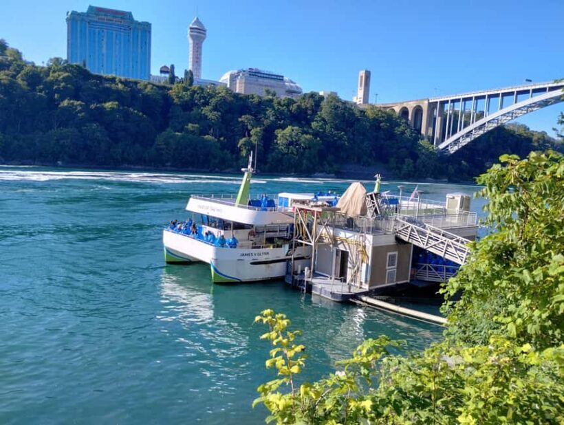 Niagra Falls, USA Side: Boat, Cave and Shuttle pass Tour - A Deep Dive into the Niagara Falls Experience