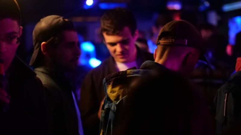 Nice: 4 Bar, 1 Club Riviera Bar Crawl Party with Free Shots - Analyzing the Value