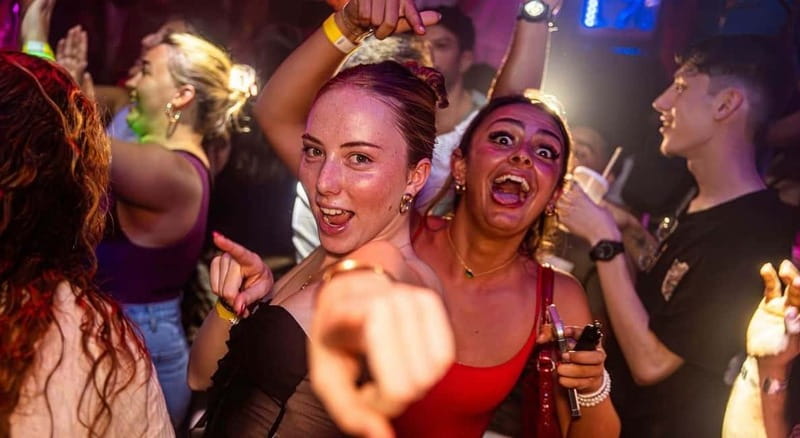 Nice: Bar/Pub Crawl with Free Shots and VIP Entry - The Sum Up