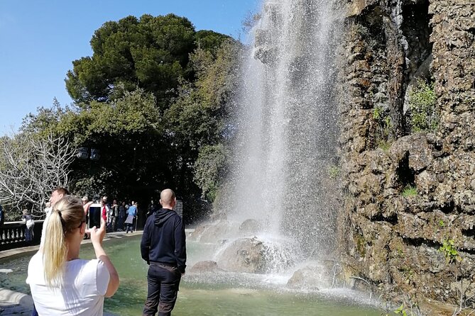 Nice Small-Group Old Town & Castle Hill Cultural Walking Tour With a Local Guide - Immerse Yourself in the Local Culture