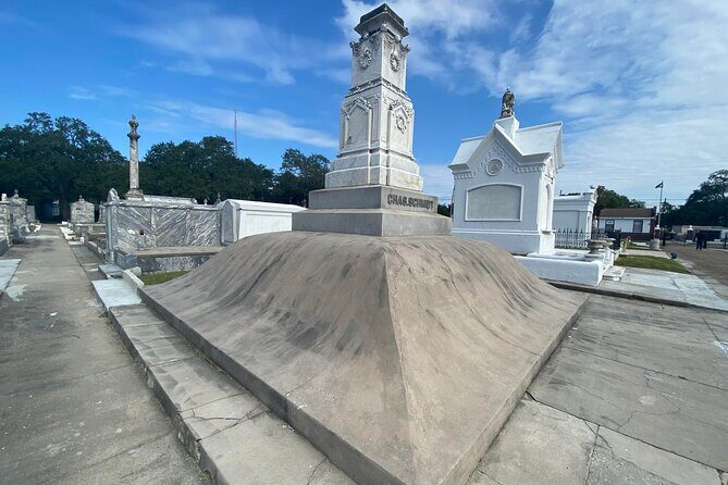 Night Cemetery Insiders Bus Tour- New Orleans - An In-Depth Look at the Tour Experience