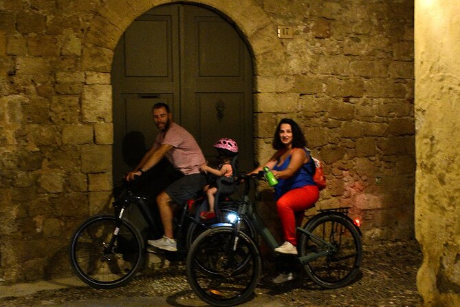 Night Old Town e-bike Gastro Tour with Drink & Meze - FAQs