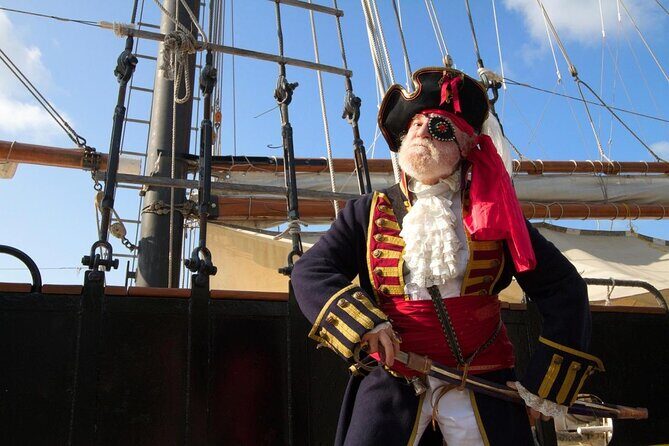 Night Pirate Ship Cruise in Cancún with Show & Lobster Dinner - Key Points