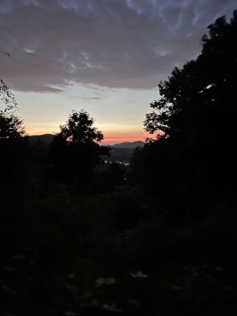 Night trekking with dinner in the nature of the castles - Key Points