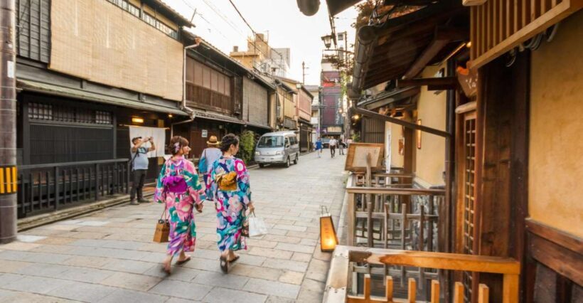 Night Walk in Gion: Kyoto's Geisha District - What Makes This Tour Special?
