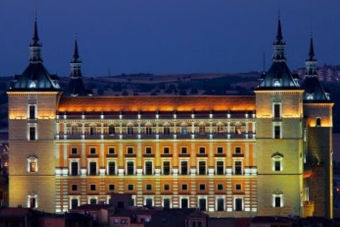 Night Walking Tour of Toledo to Learn About Secrets and Legends - Traveler Experience