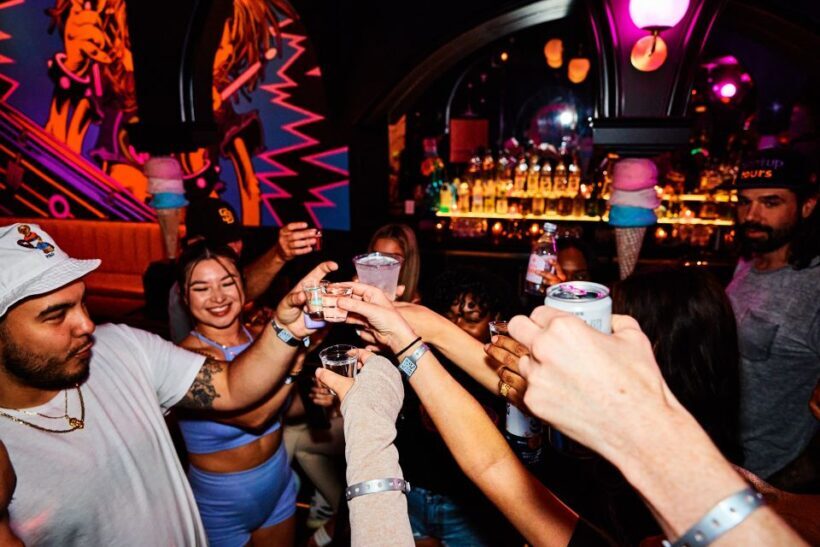 NIGHTOUT Vegas Bar Crawl - The Sum Up