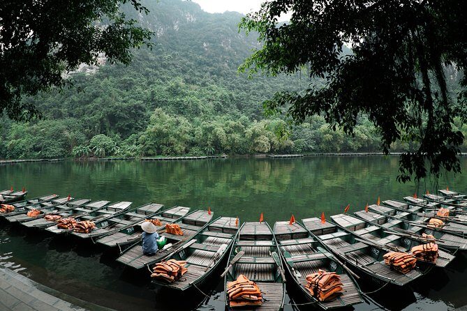 Ninh Binh 2D1N Excursion from Hanoi by Limousine - Day Two: The Majestic Bai Dinh Pagoda and Trang An