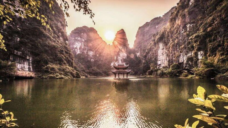 Ninh Binh: Bai Dinh, Trang An, Mua Cave Day Tour from Ha Noi - The Marvel of Trang An: A UNESCO Gem