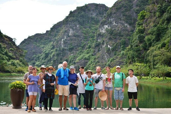 Ninh Binh Daily Tour: Hoa Lu - Am Tien Cave- Trang An boat ride - The Food and the Value