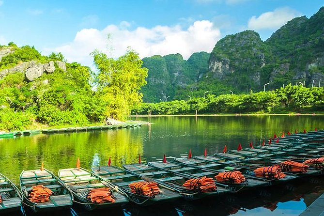 Ninh Binh Full Day Tour: Bai Dinh Pagoda - Trang An - Mua Cave - The Comfort of Limousine Transfers and a Well-Organized Day