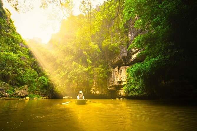 Ninh Binh Full Day Tour to Hoa Lu Tam Coc Mua Cave Buffet Lunch - Lunch: A Feast of Local Flavors