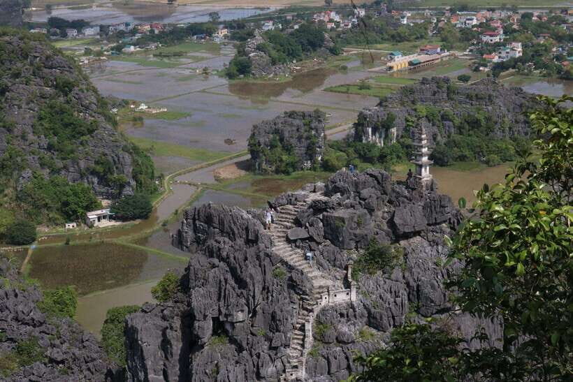 Ninh Binh: Highlights Luxury Small Group Day Tour - Tam Coc: Scenic Boat Ride