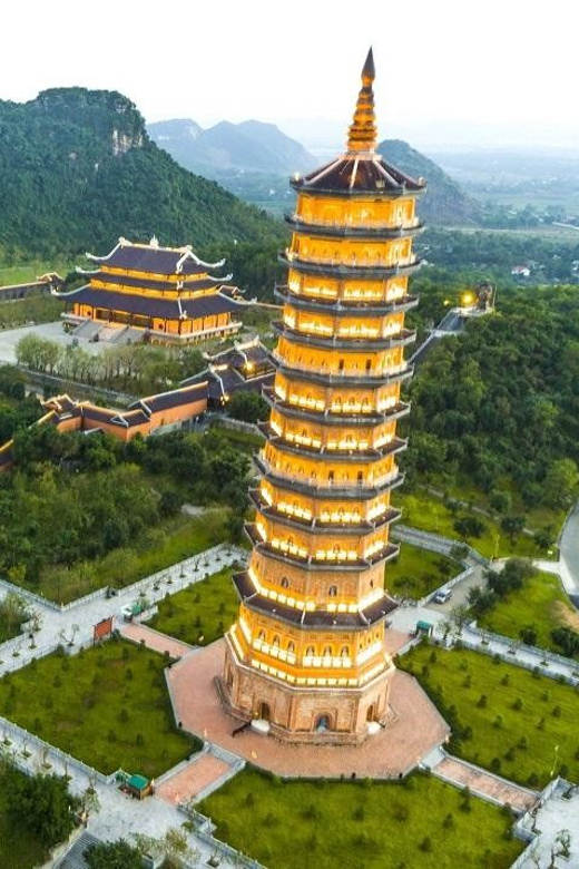 Ninh Binh : Hoa Lu, Trang An, and Mua Cave Day Tour - Visiting Bich Dong Pagoda