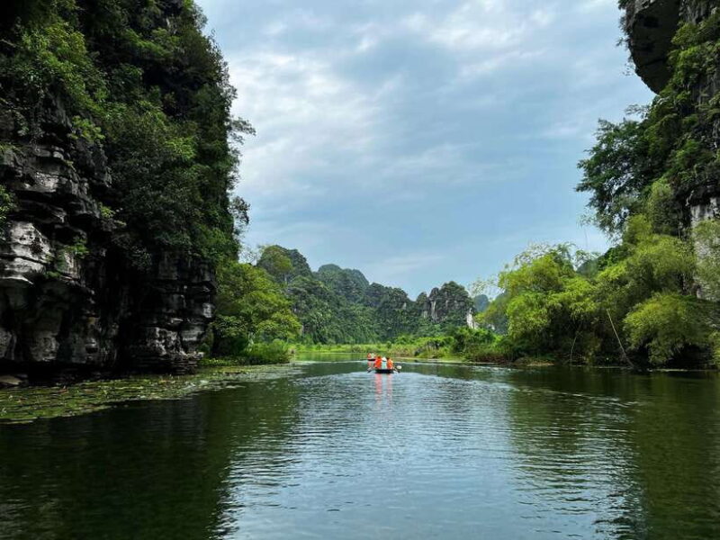 Ninh Binh: Hoa Lu, Trang An & Mua Cave Day Tour from Ha Noi - Practical Details and Tips