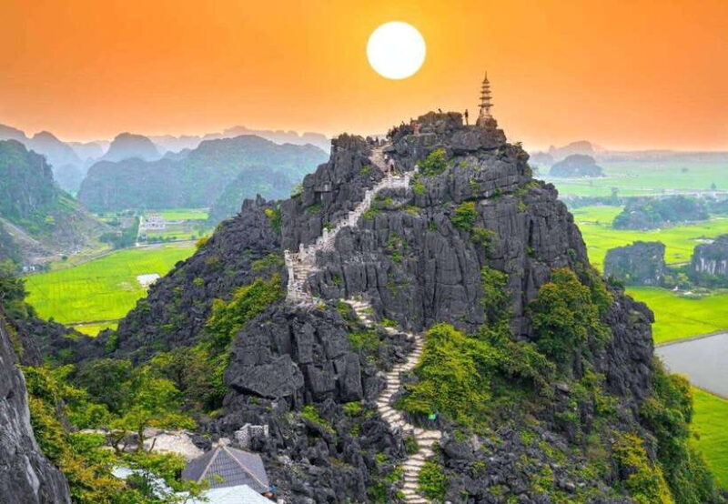Ninh Binh pick up: Sunset by Motorbike & Hoa Lu ancient town - Key Points