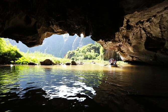 Ninh Binh Stunning 2 Days 1 Night, Small Group of 9 - FAQ